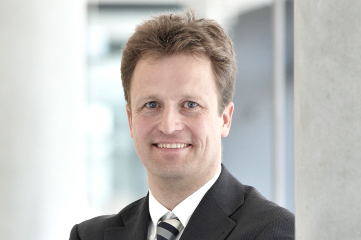 Prof. Dr. Hendrik Scholz - School of Business, Economics and Society